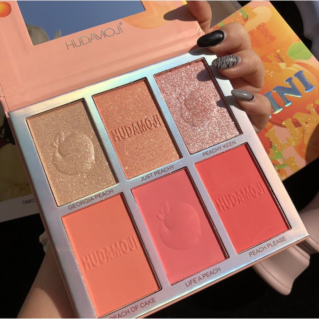 Blusher and highlighter palette store
